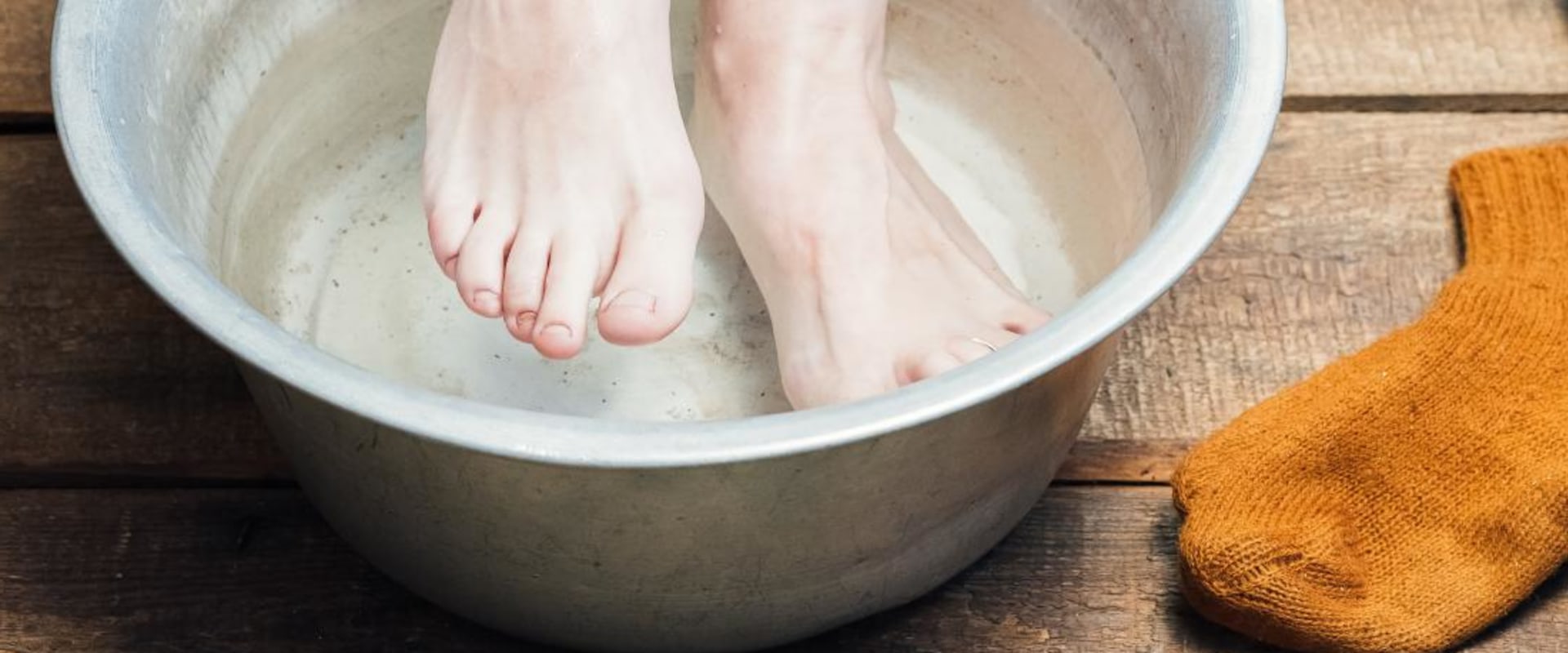 The Ultimate Guide to Homemade Foot Soaks: Expert Tips and Recipes